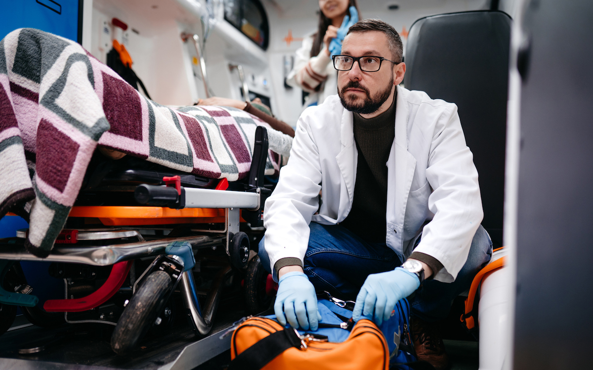 MDs Save Flight Attendant in Anaphylaxis, But Where Was the Epi ...